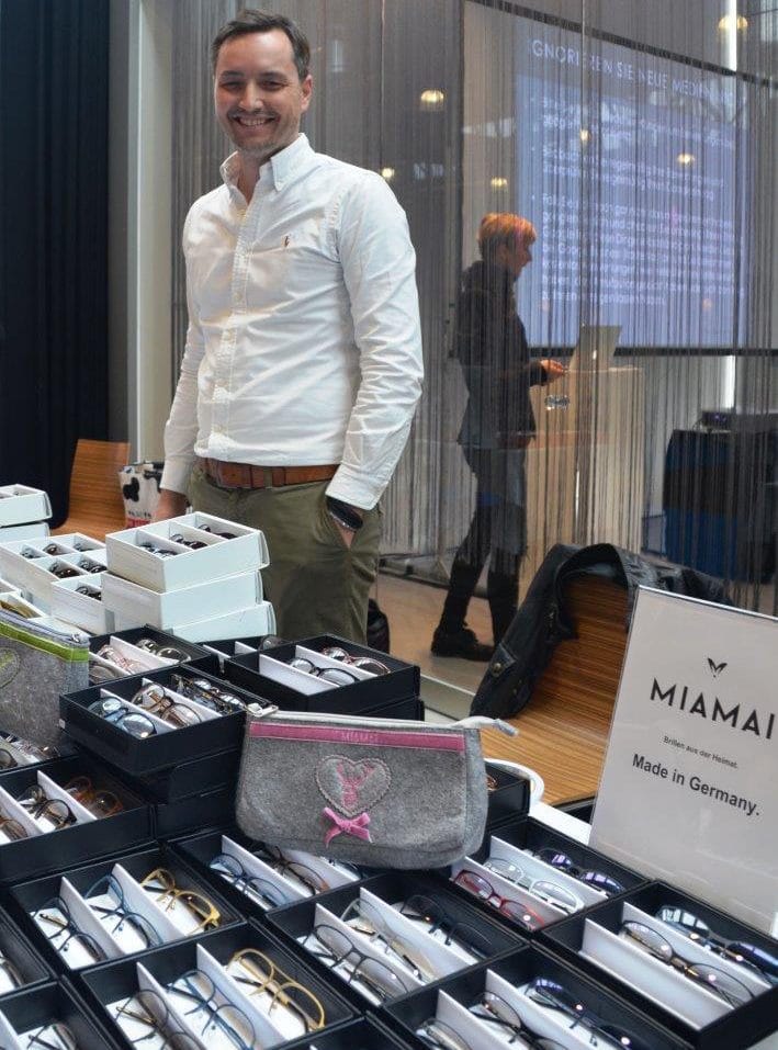 Miamai Robert Mayr - Eyestylist